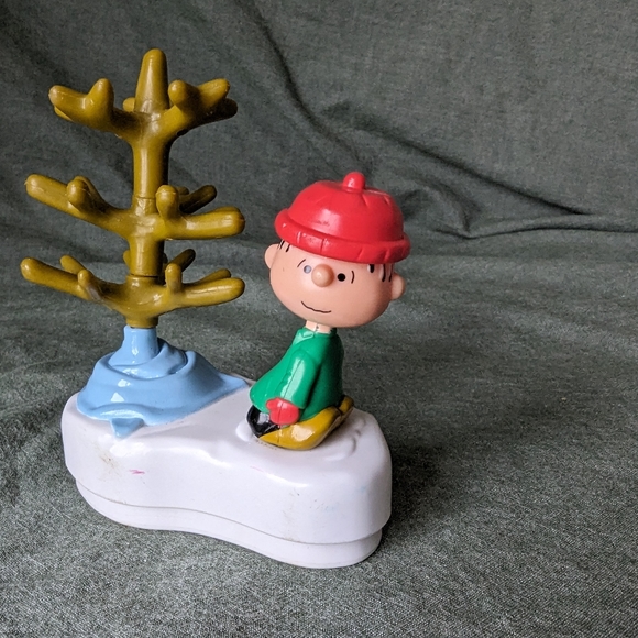 Peanuts | Toys | 52 Vintage Linus Peanuts Hardees Charlie Brown ...